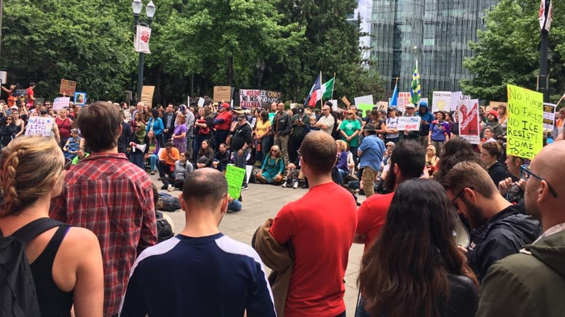 Photos: Protests, counter-protests in downtown Portland | kgw.com