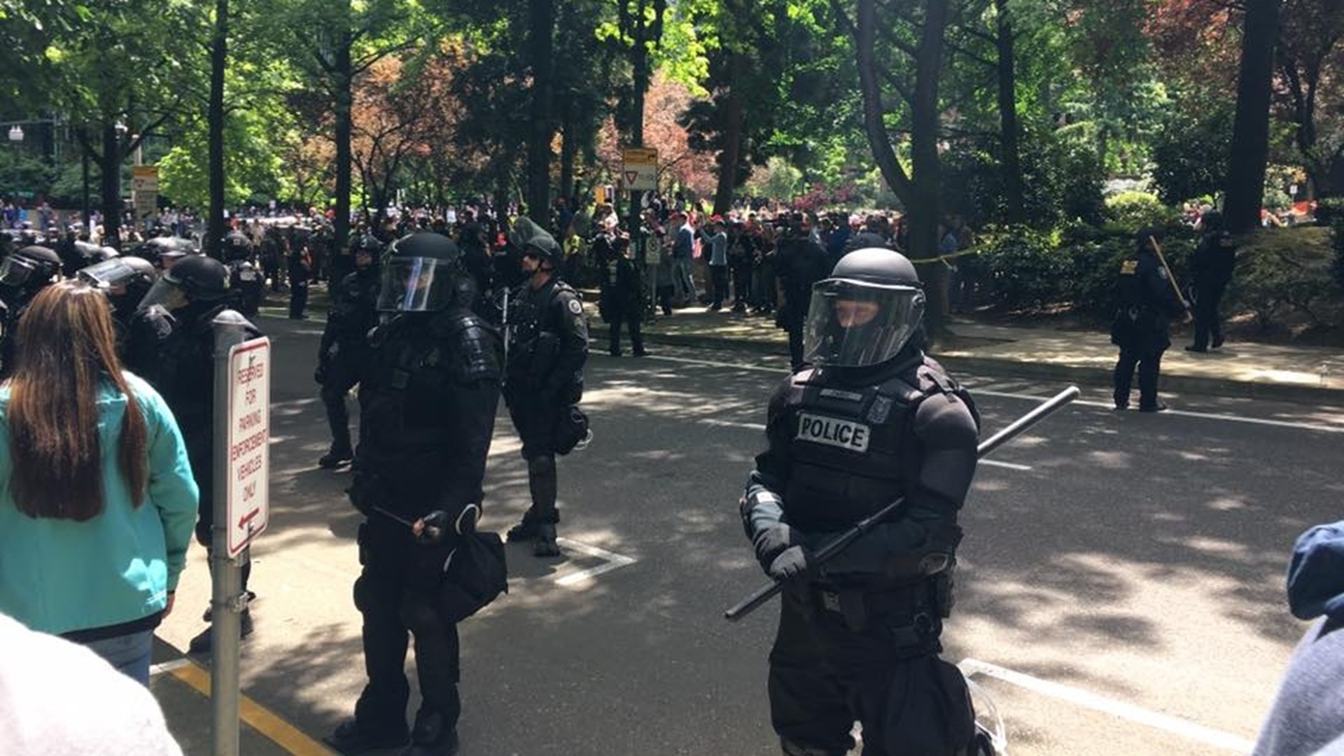 Photos: Protests, counter-protests in downtown Portland | kgw.com