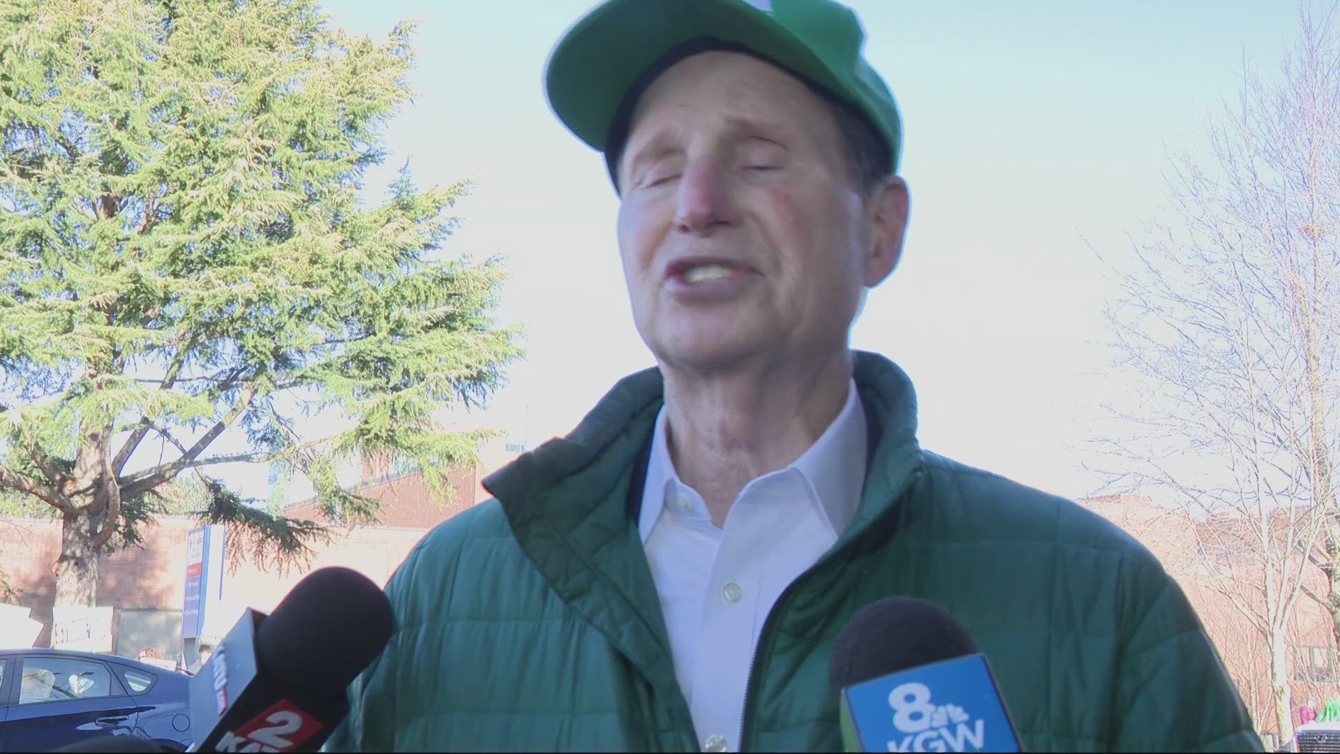 Providence strike enters Day 10 as Sen. Ron Wyden joins picket line ...