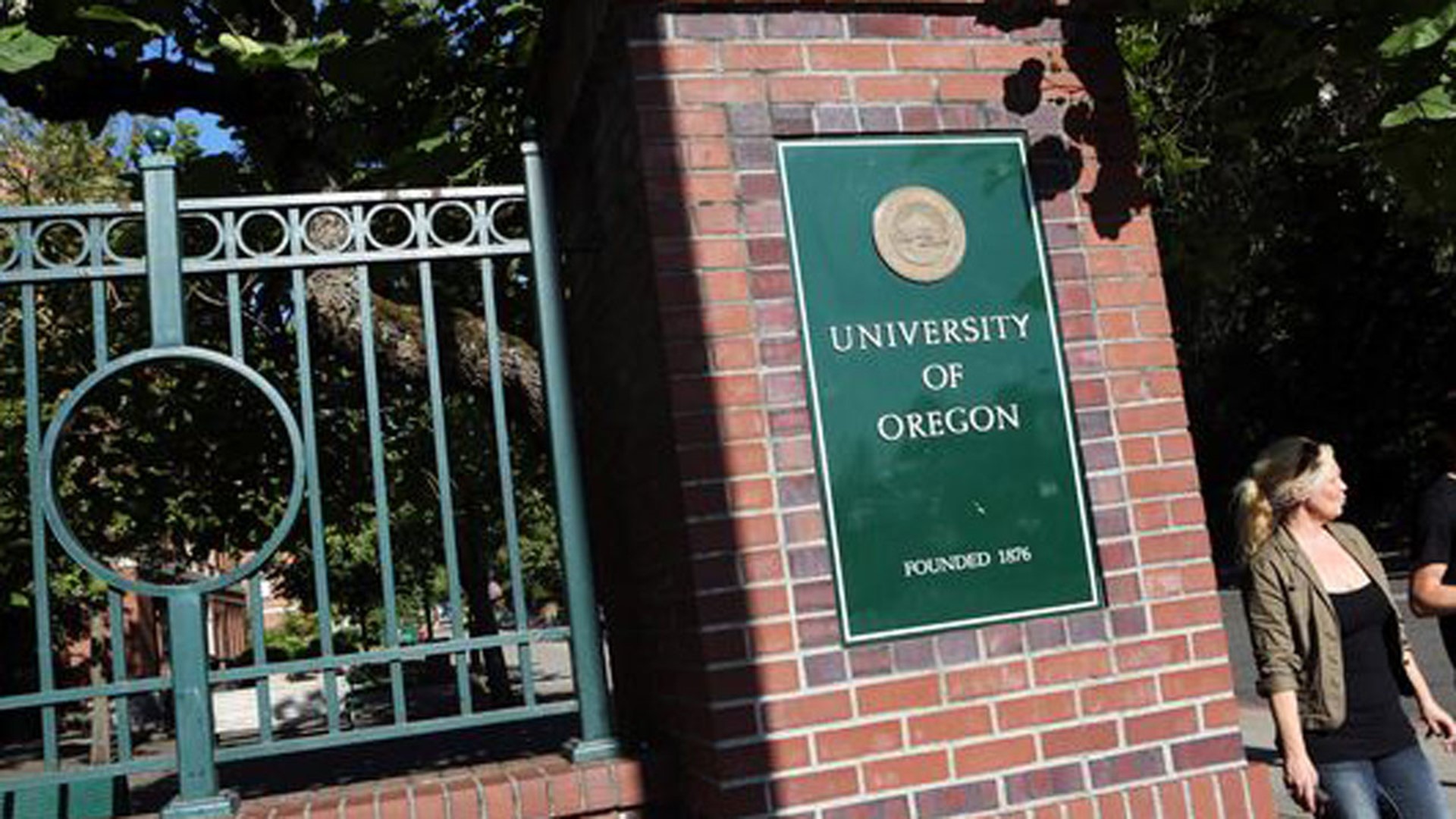 UO: Professor who donned blackface violated policy | kgw.com