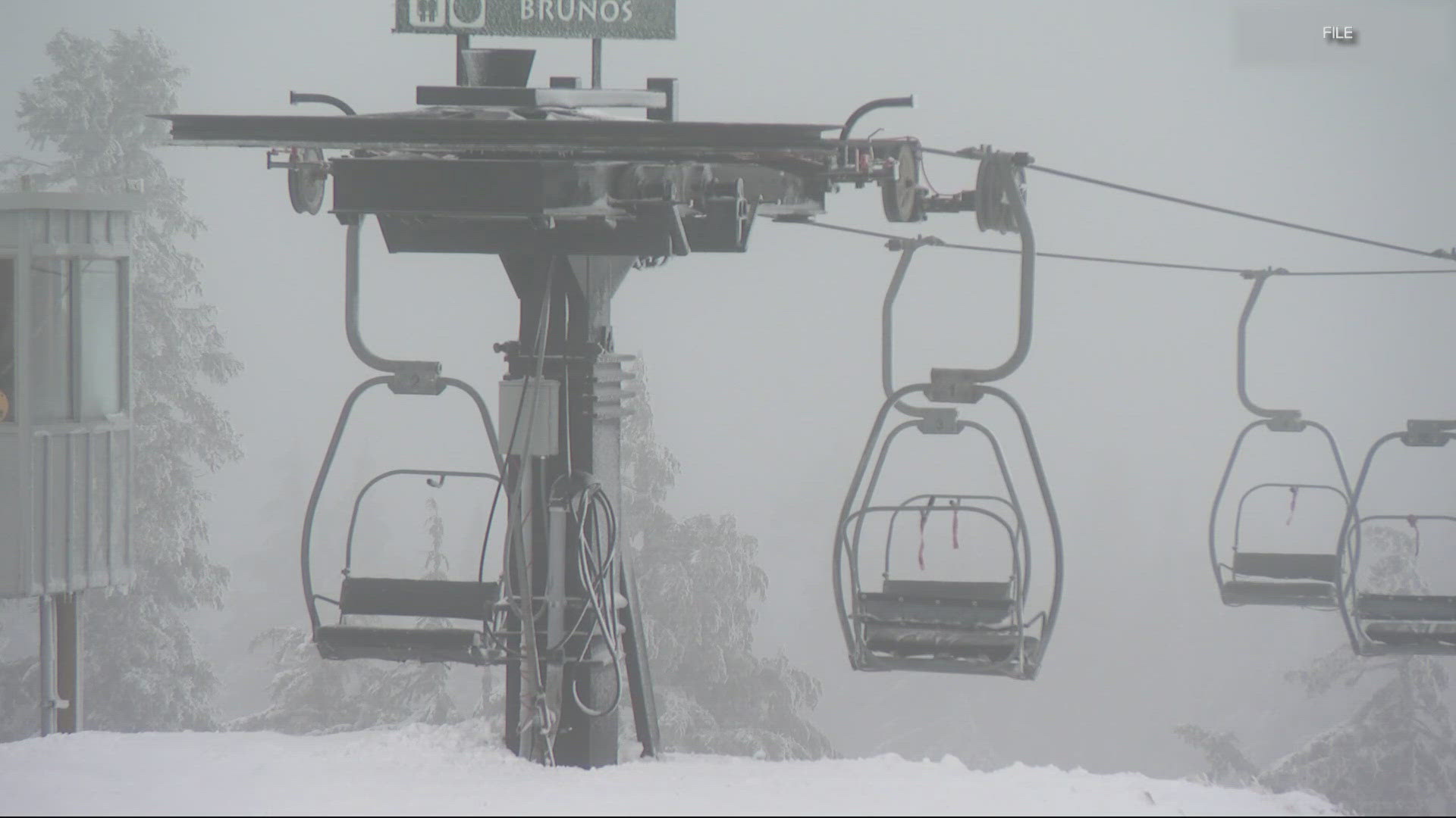 Ski conditions improve at Timberline as more lifts open | kgw.com
