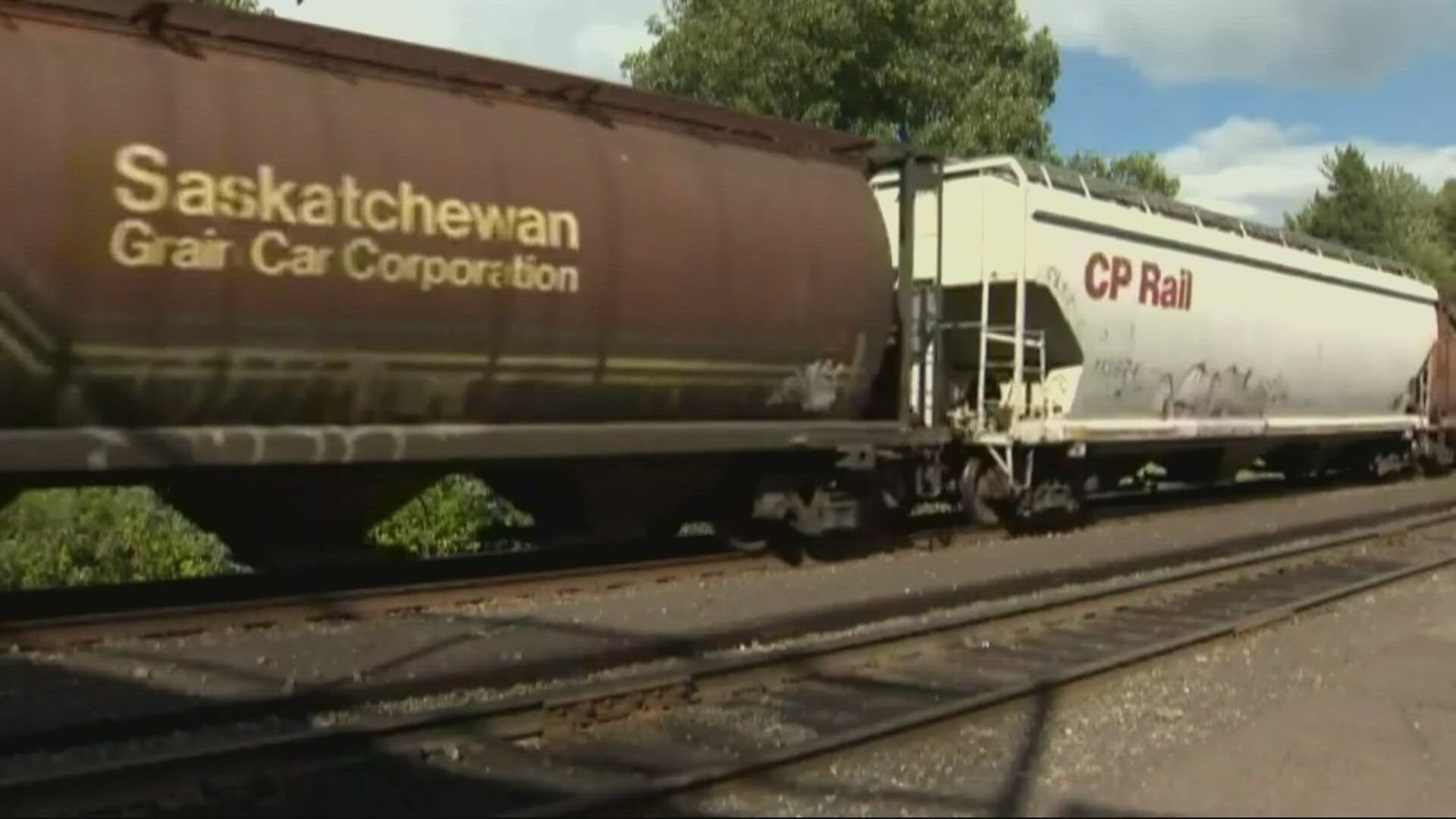 Lawsuit alleges Rowena Fire was sparked by Union Pacific train | kgw.com