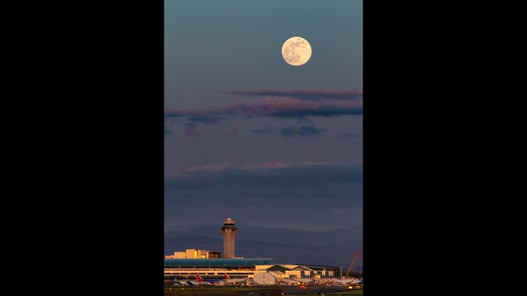 Your photos: 'Flower' supermoon rises over Oregon | kgw.com