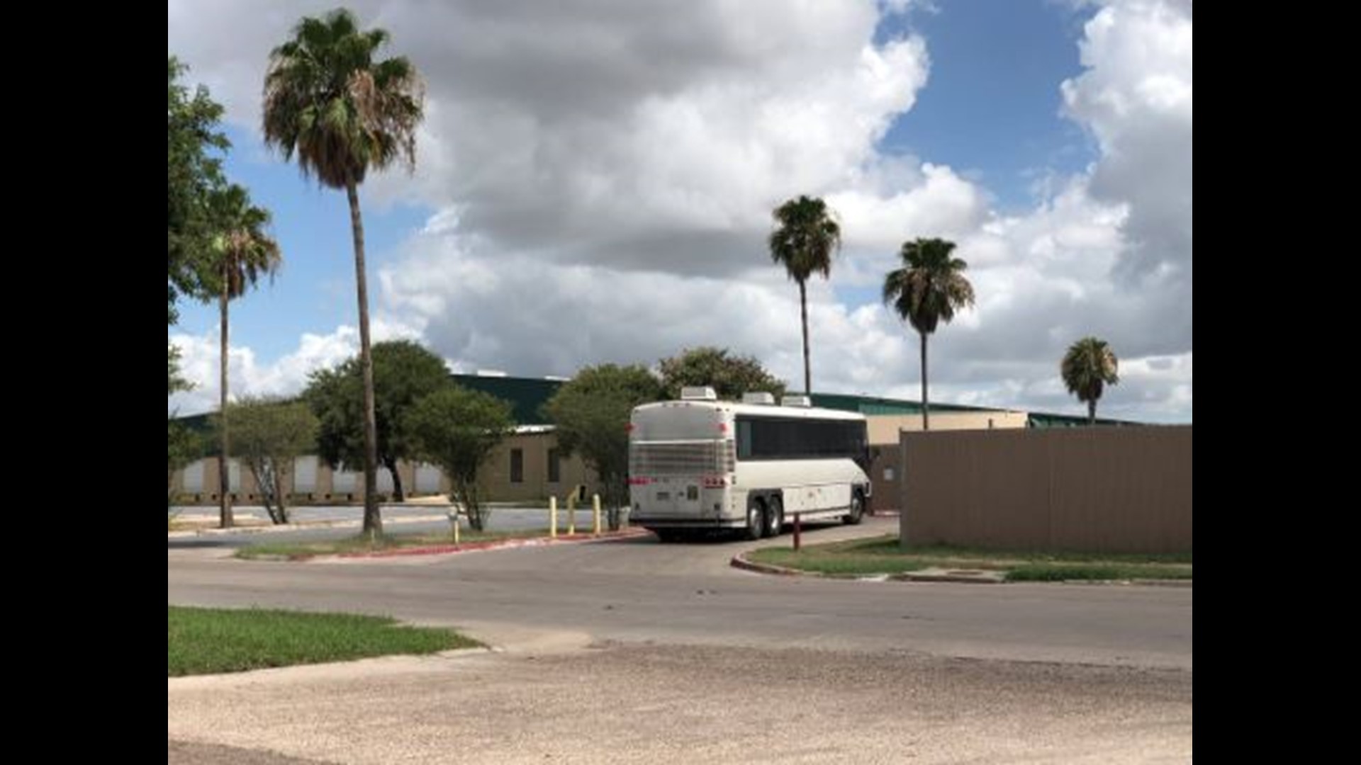 PHOTOS: Inside immigration holding facilities on the Texas-Mexico ...