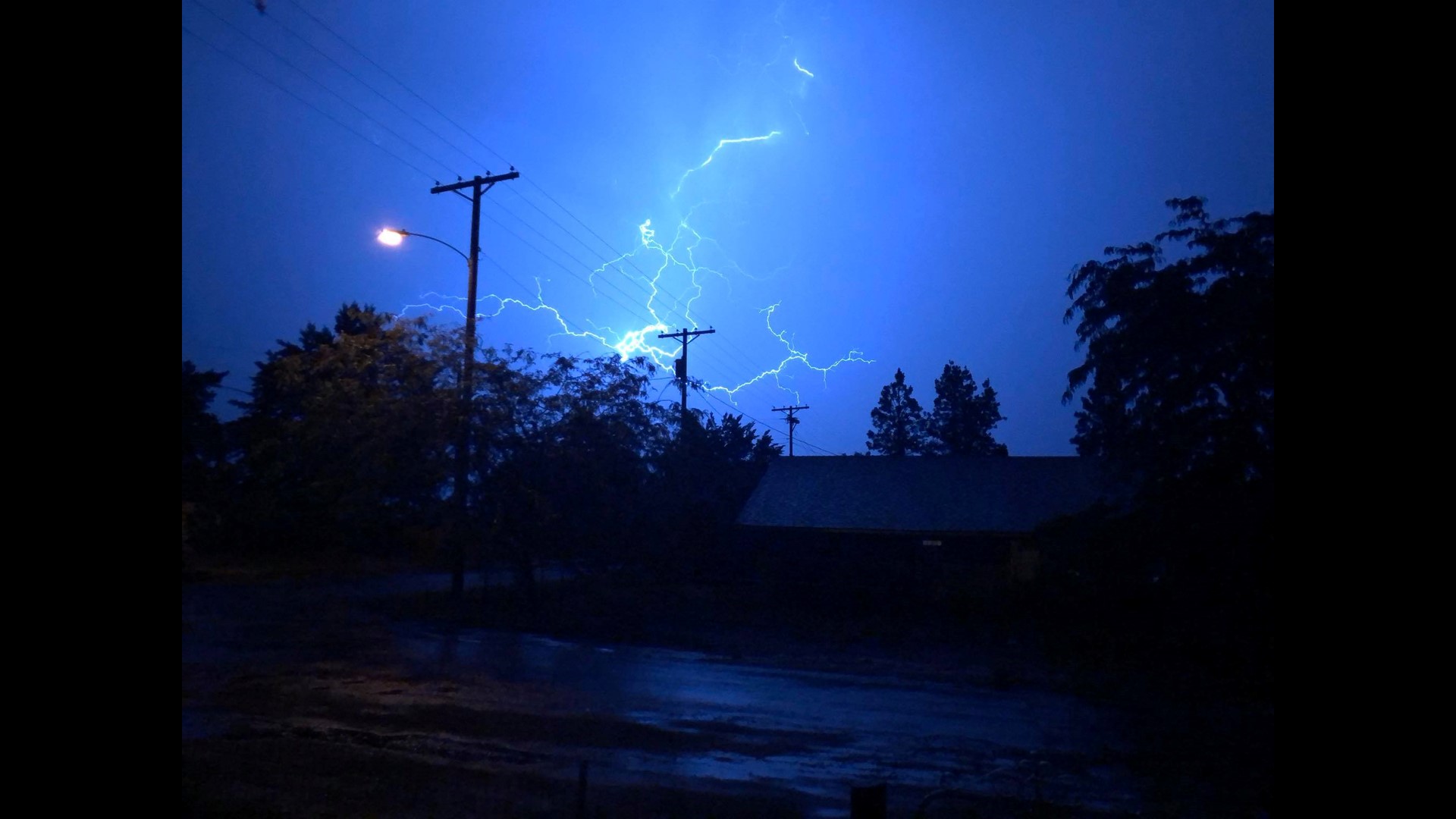 ‘It’s just never like this’: Booming thunderstorm shakes Portland area ...
