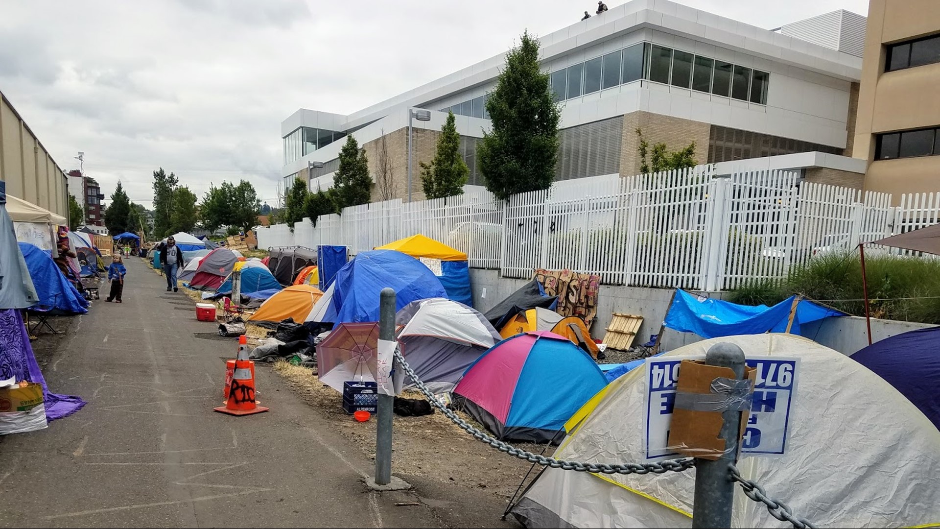 ICE resumes normal operations in Portland as protest continues | kgw.com