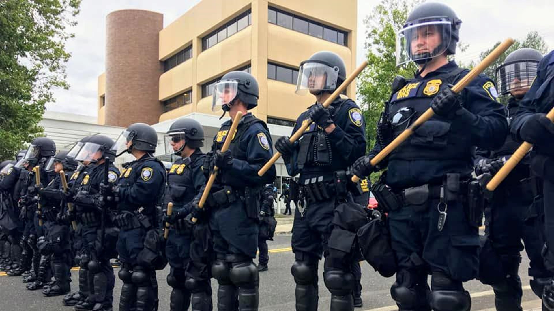 ICE resumes normal operations in Portland as protest continues | kgw.com