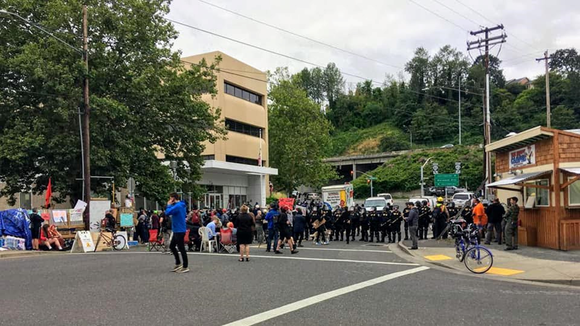 ICE resumes normal operations in Portland as protest continues | kgw.com