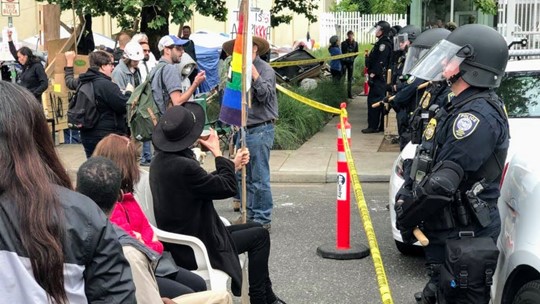 ICE resumes normal operations in Portland as protest continues | kgw.com