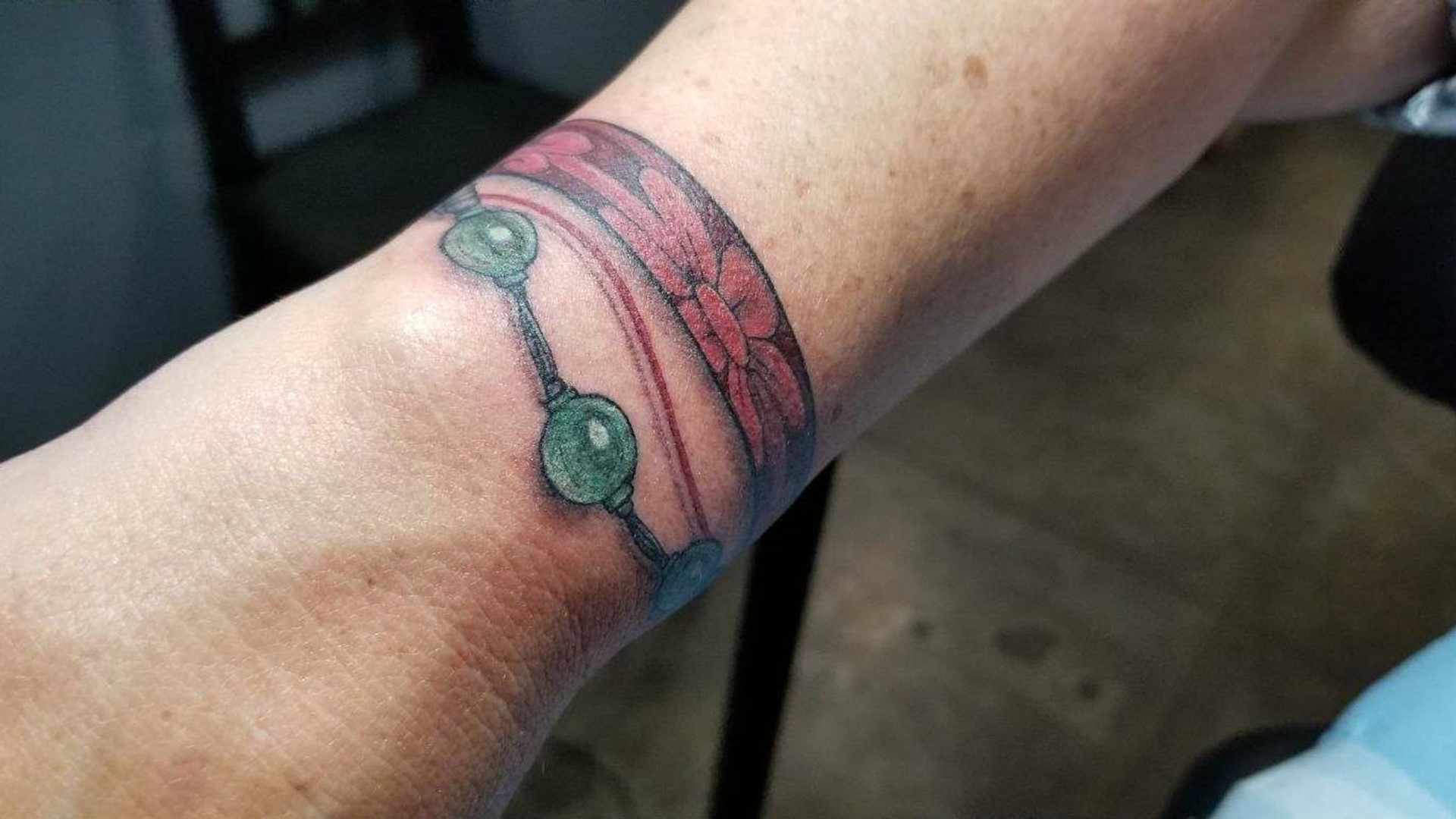 An unbreakable bond: The story behind Tracy Barry's tattoo | kgw.com