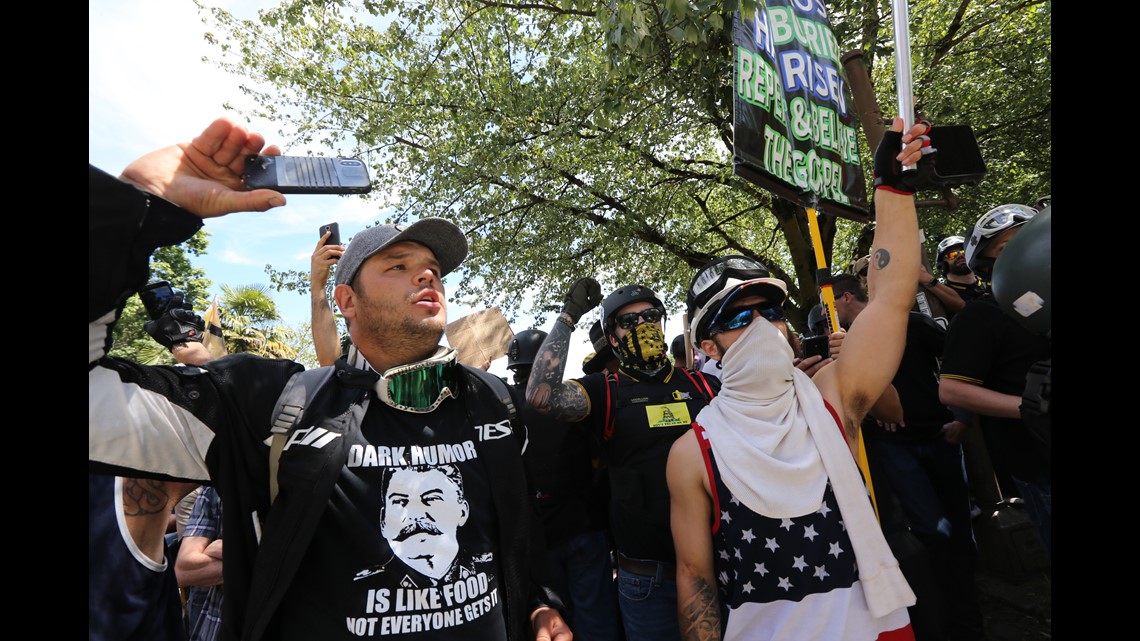 Photos: Patriot Prayer rally, counter-protest in Portland | kgw.com