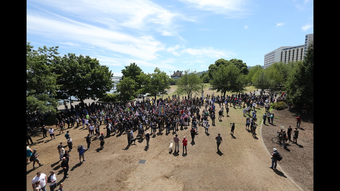 Photos: Patriot Prayer rally, counter-protest in Portland | kgw.com