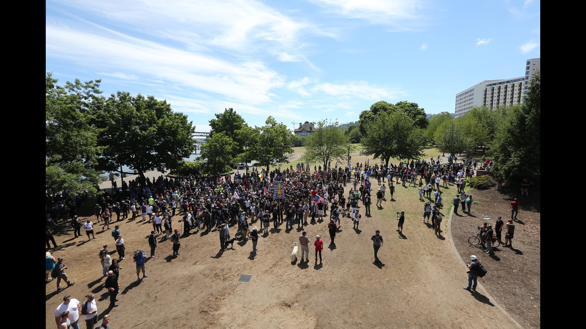 Photos: Patriot Prayer rally, counter-protest in Portland | kgw.com
