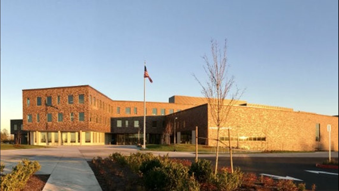 Beaverton's newest high school welcomes large class of freshmen | kgw.com