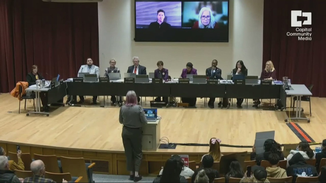 Salem City Council votes 6-3 to declare state of emergency over ICE ...