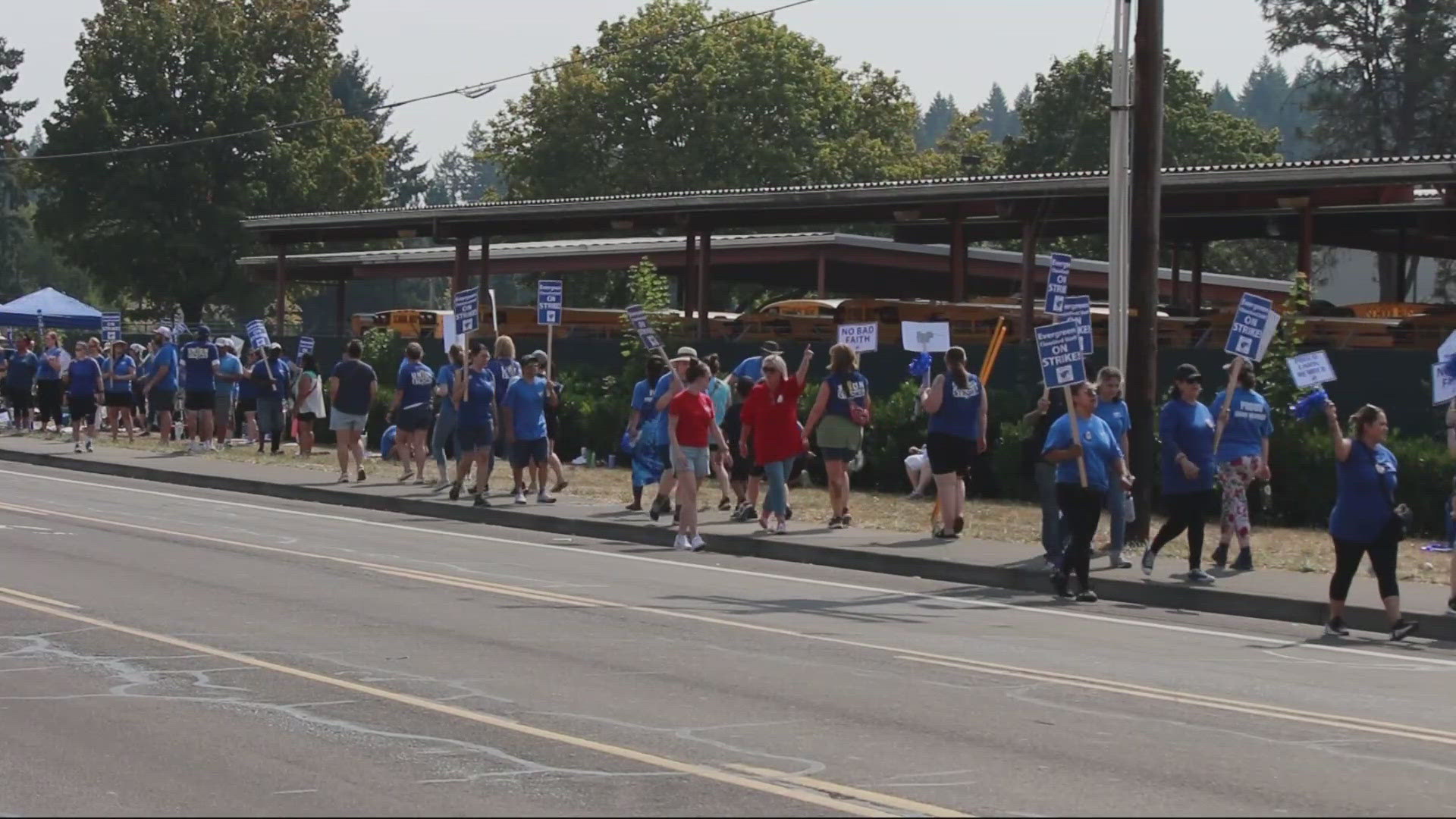 Evergreen Public Schools strike delays school start over low pay | kgw.com