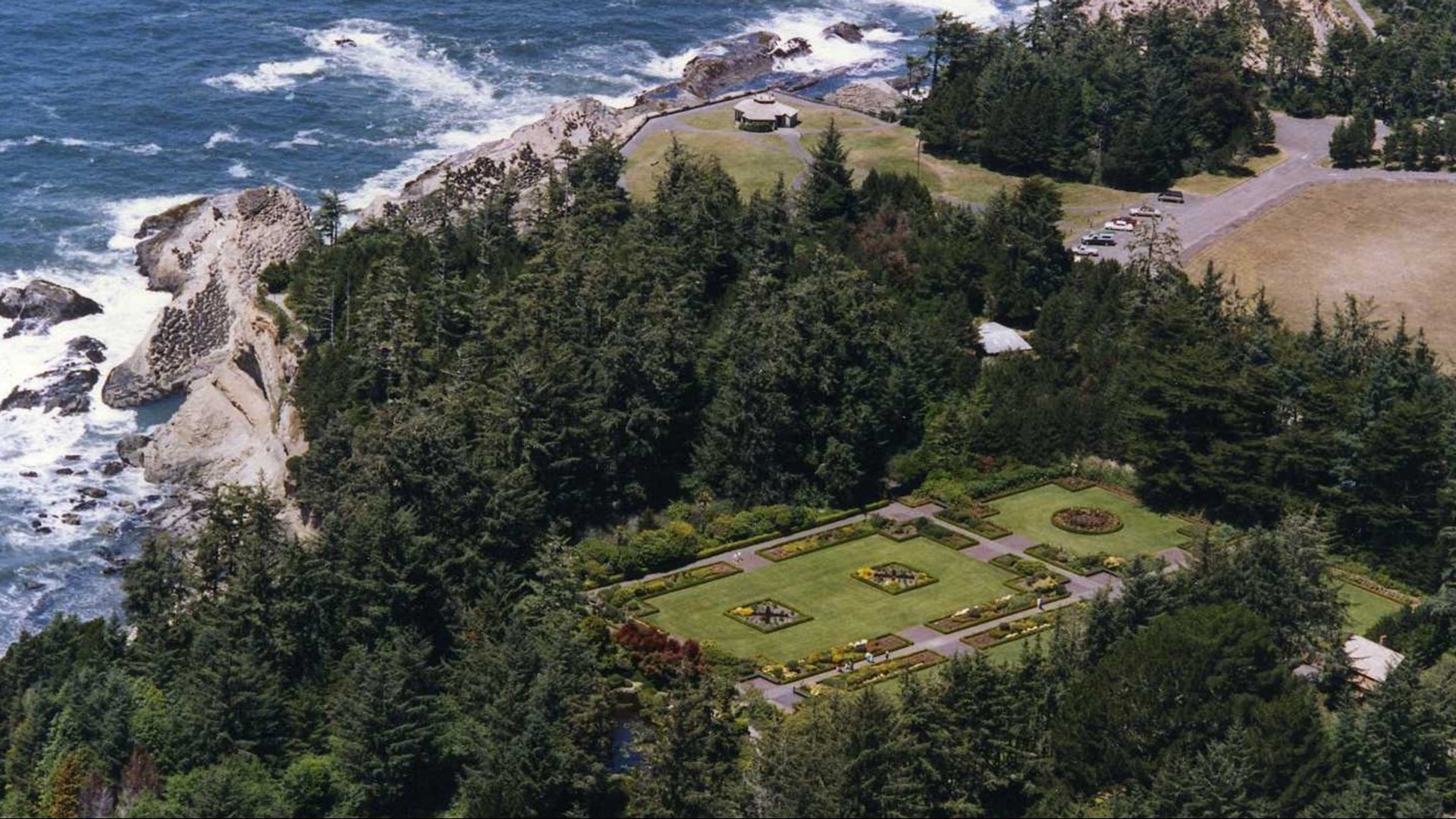 Explore three spots in Oregon's Shangri-La by the sea | kgw.com