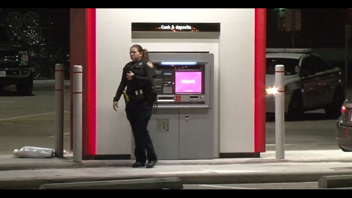 It's raining $100's! Crowd gathers around malfunctioning ATM in Texas ...