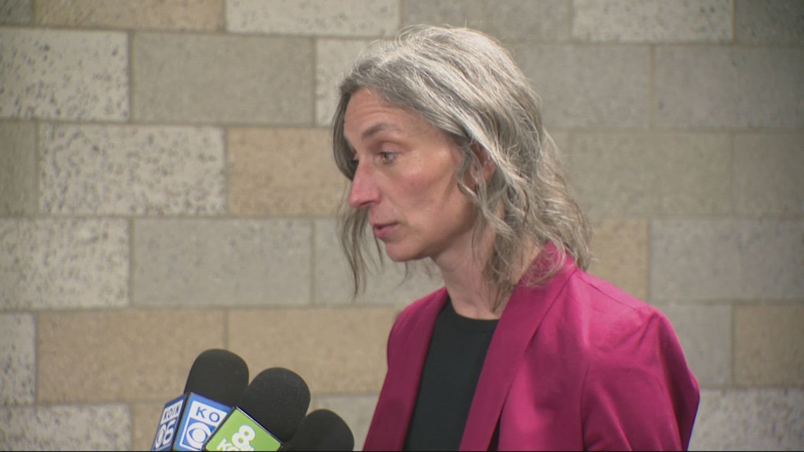 Rep. Maxine Dexter hosts Portland town hall amid Trump tariffs | kgw.com