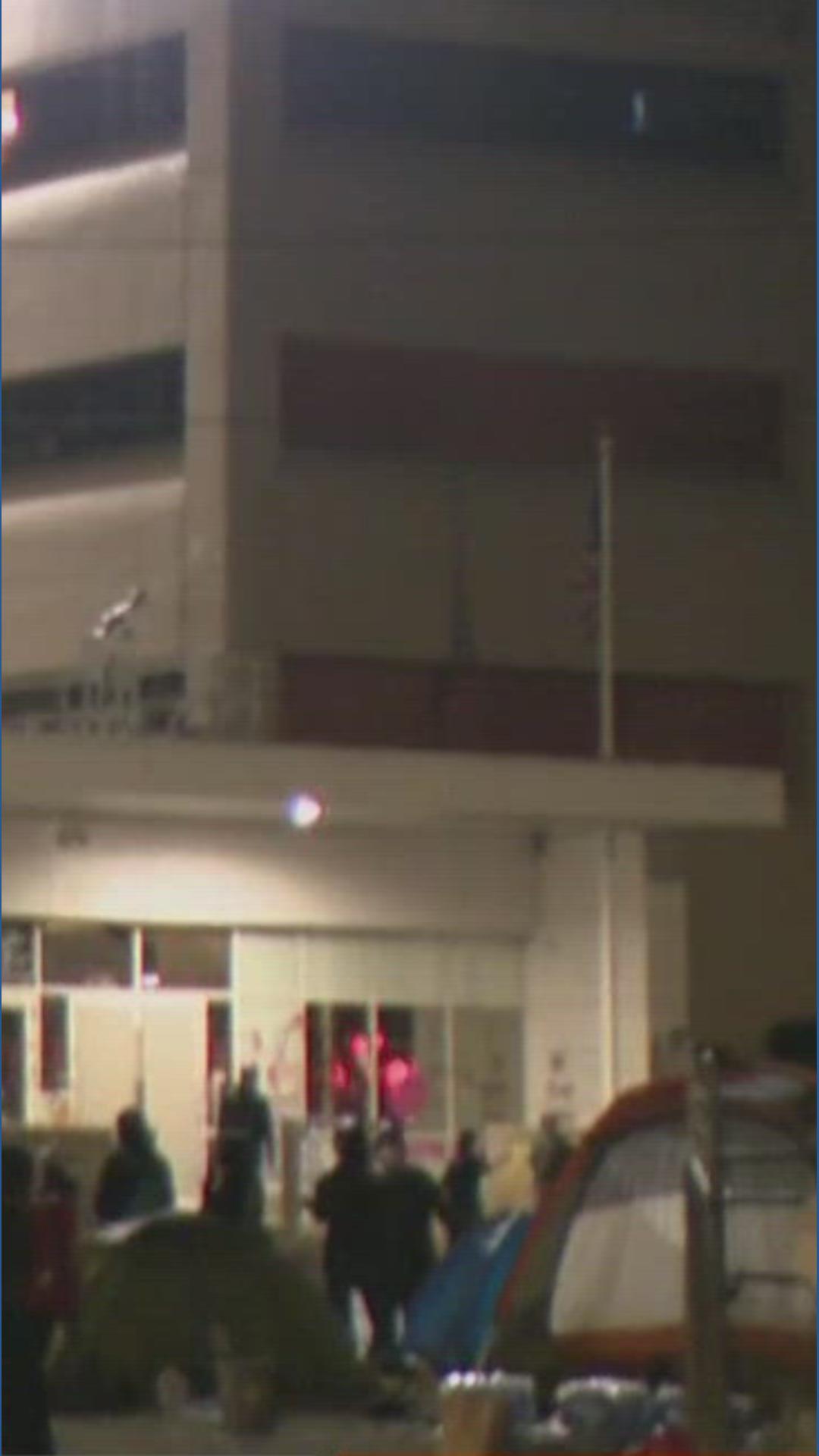 4 people arrested at Portland ICE facility protest Sunday | kgw.com