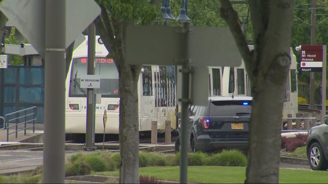 Police activity disrupts MAX Red Line service, TriMet says | kgw.com