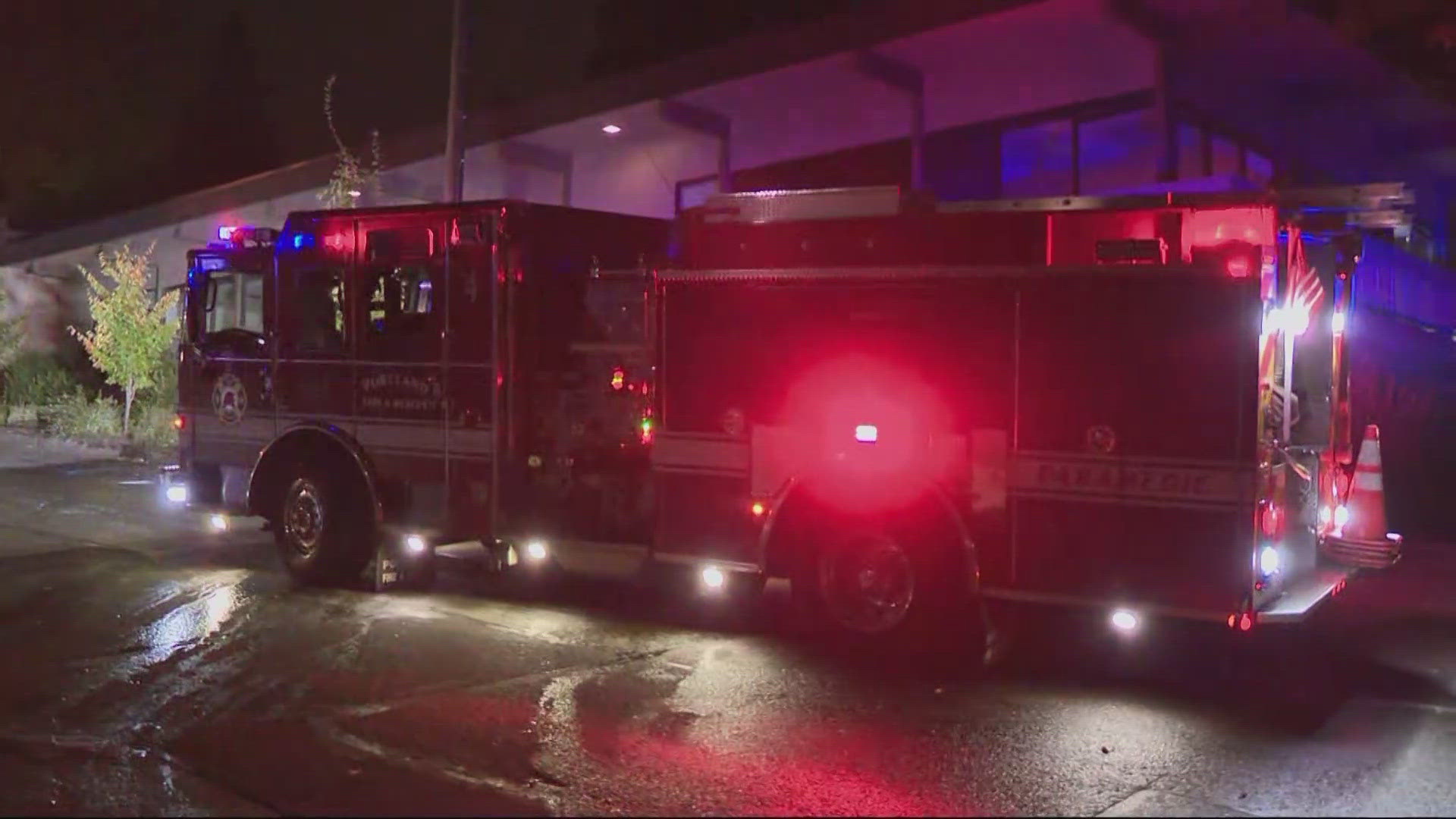 Crews battle fire at the International School of Portland | kgw.com