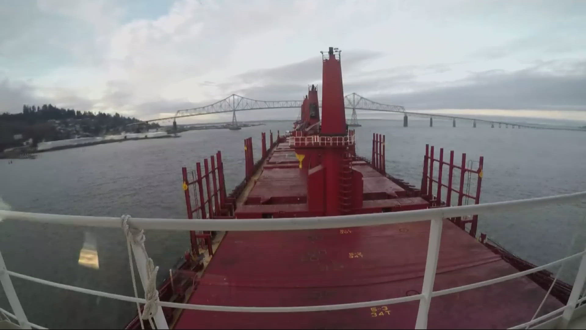 2 missing after boat capsizes at Oregon's Columbia River Bar | kgw.com