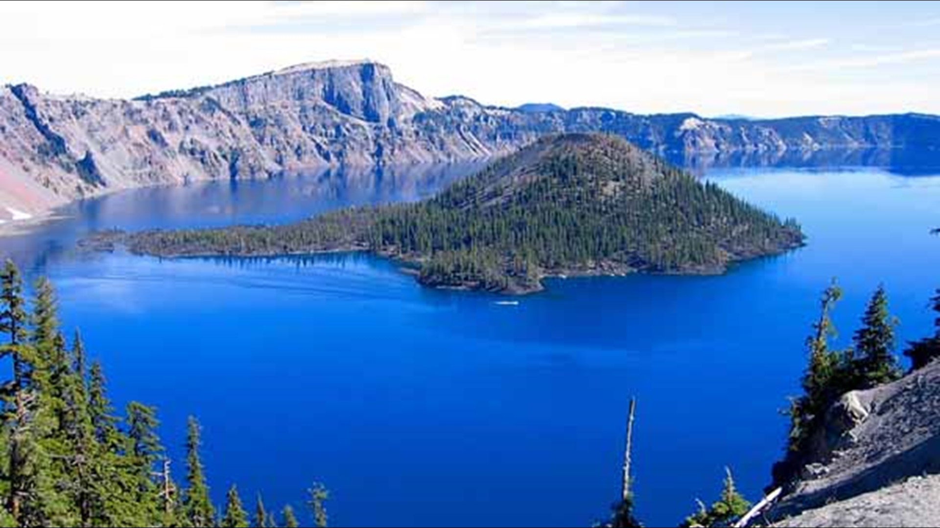 Man rescued after 800-foot cliff fall at Crater Lake | kgw.com