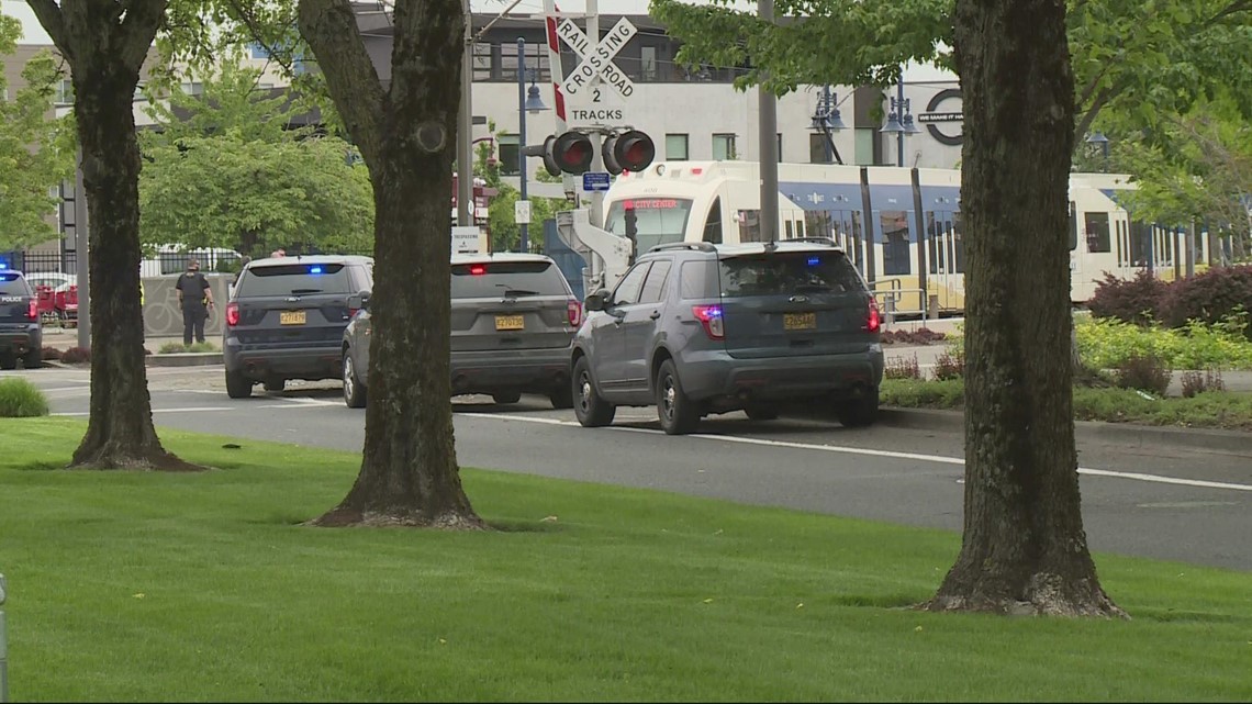 Hostage situation on Portland MAX train resolved without injuries | kgw.com