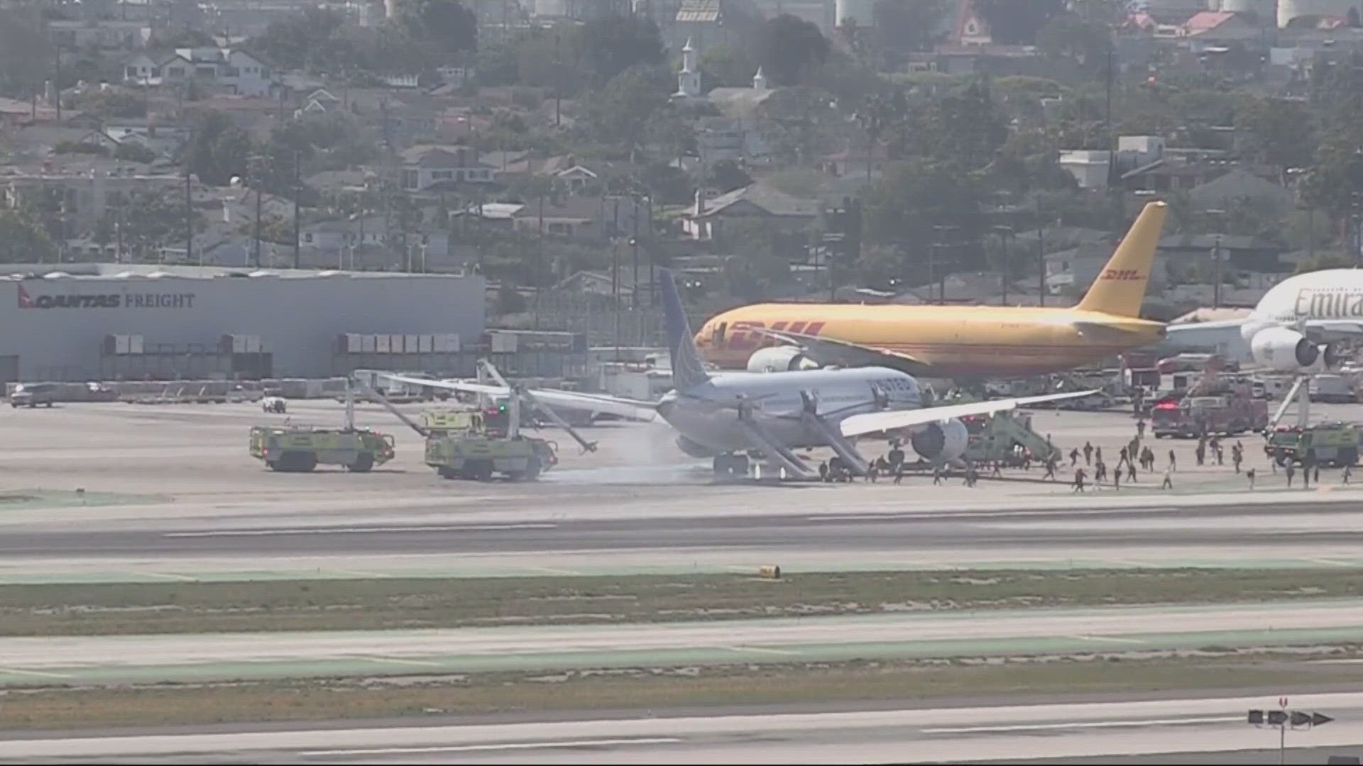 More than 250 passengers evacuate plane after United Airlines engine ...