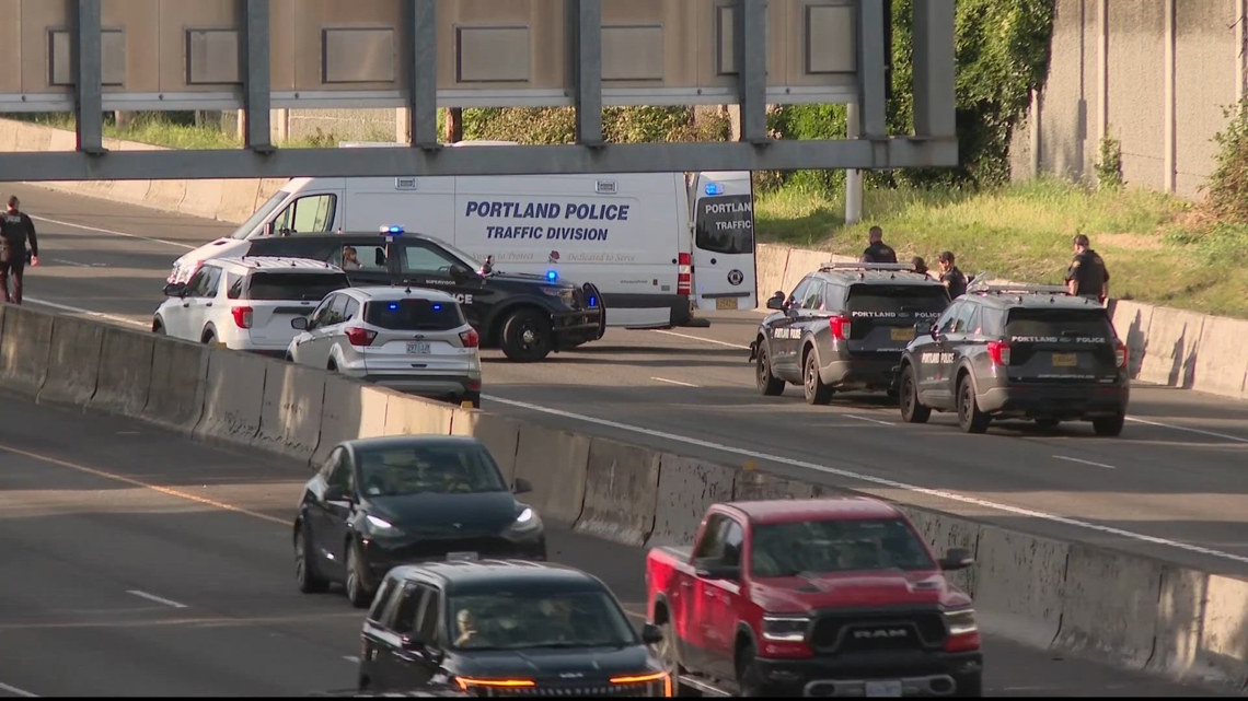 Interstate 5 northbound reopens after deadly crash near Portland | kgw.com
