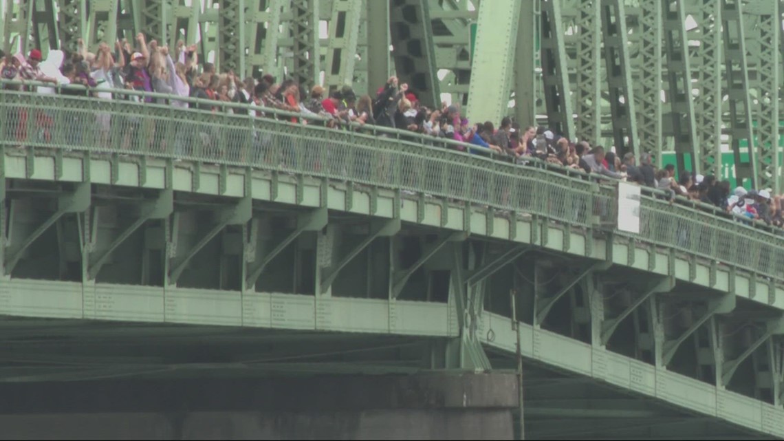Hundreds walk across the Interstate Bridge to raise awareness of ...