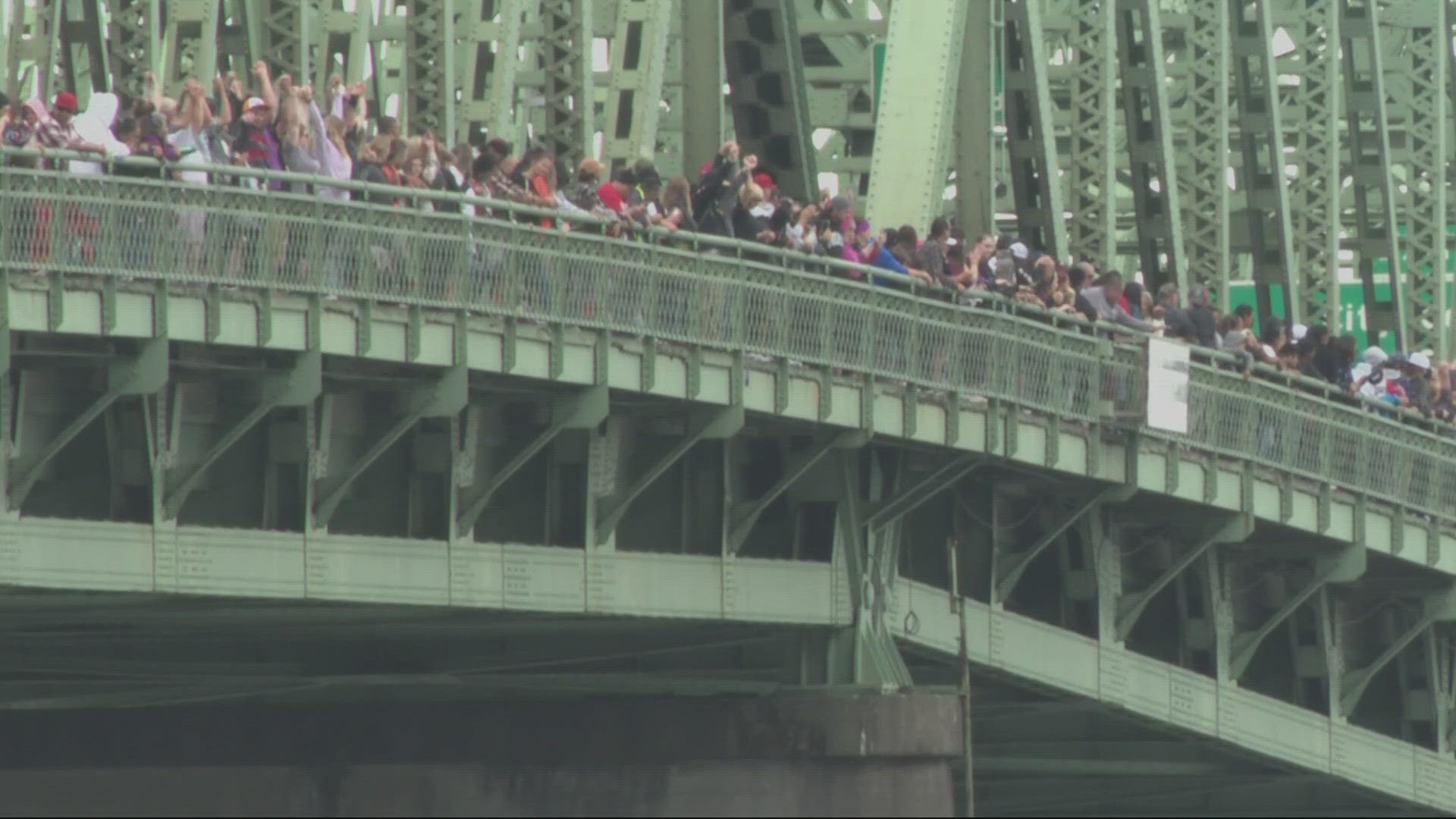 Hundreds walk across the Interstate Bridge to raise awareness of ...