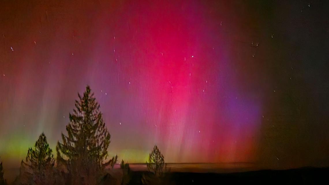 PHOTOS: Northern Lights put on dazzling show across Oregon | kgw.com