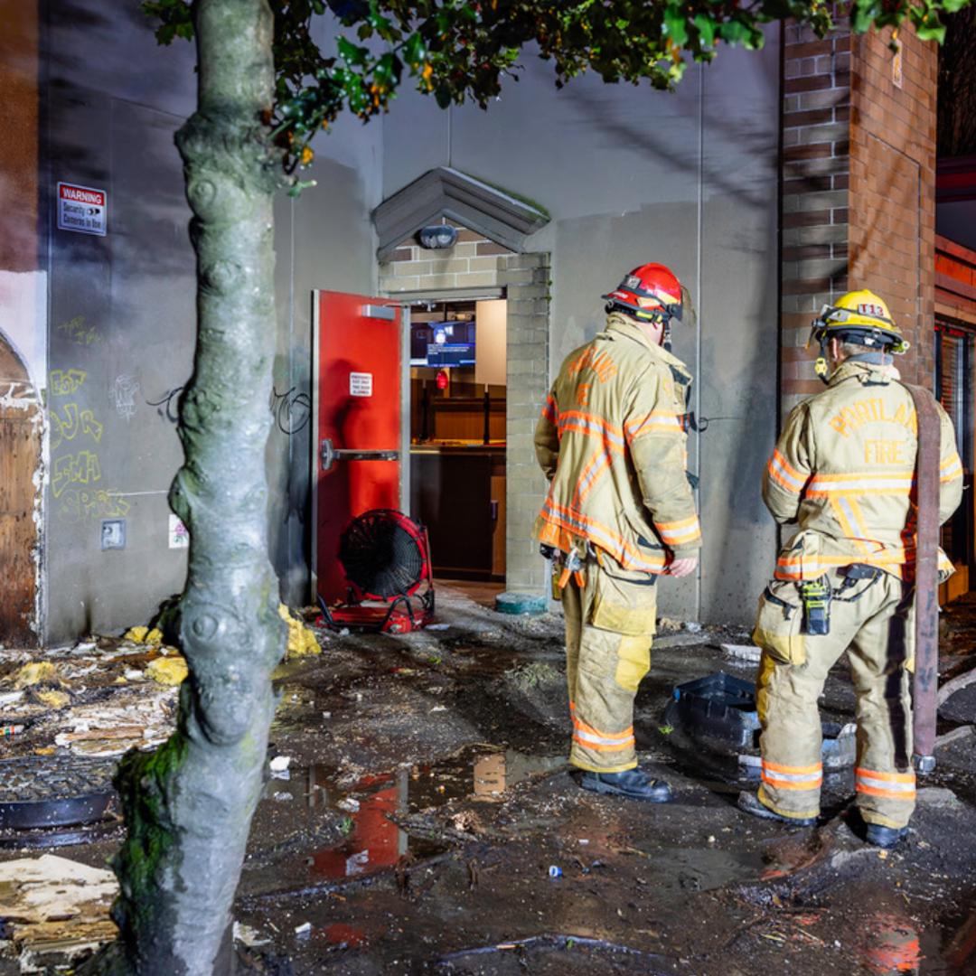 Warming fire at homeless encampment damages Red Robin restaurant in ...