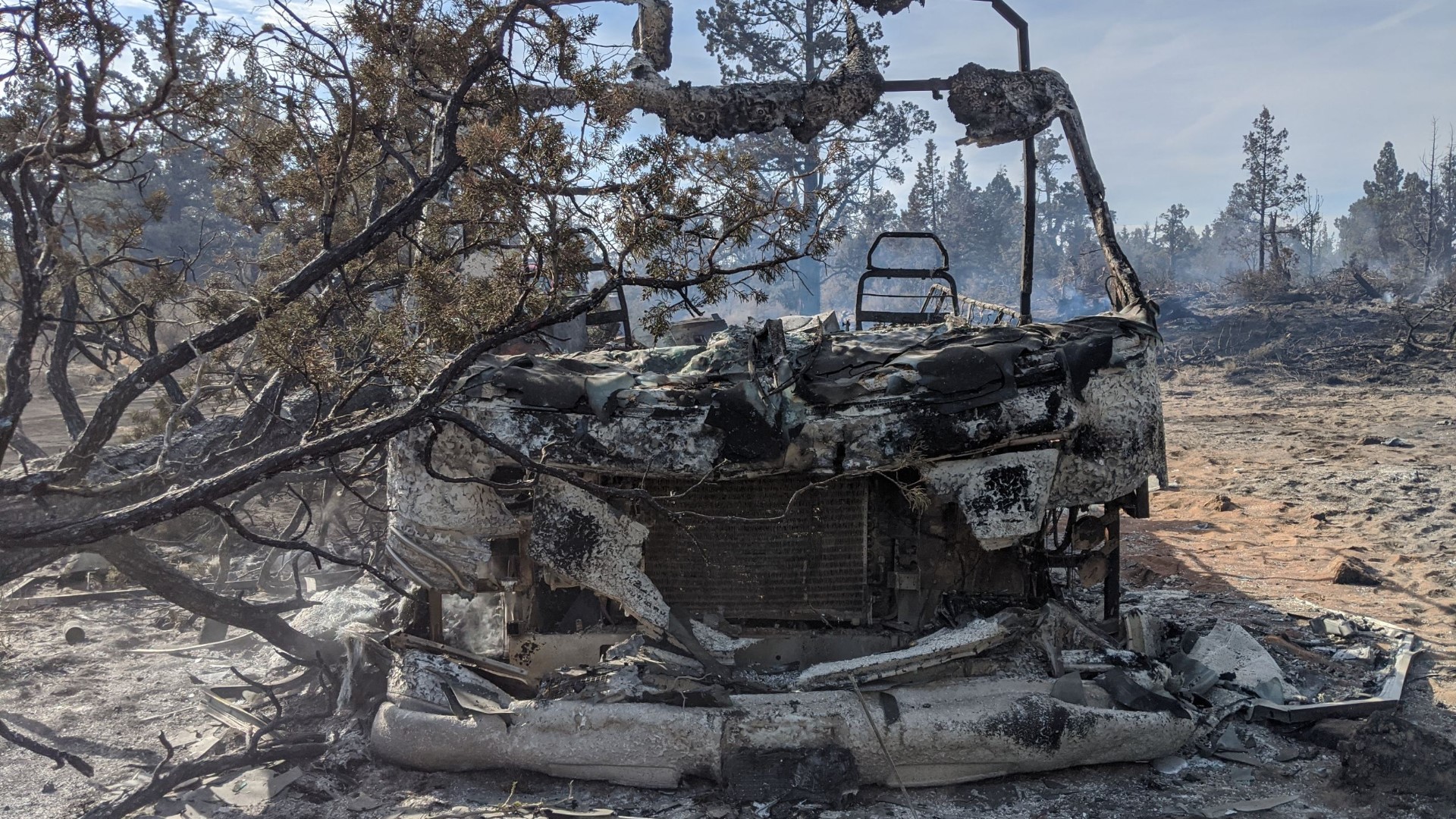 Juniper Ridge Fire in Bend leads to evacuations | kgw.com