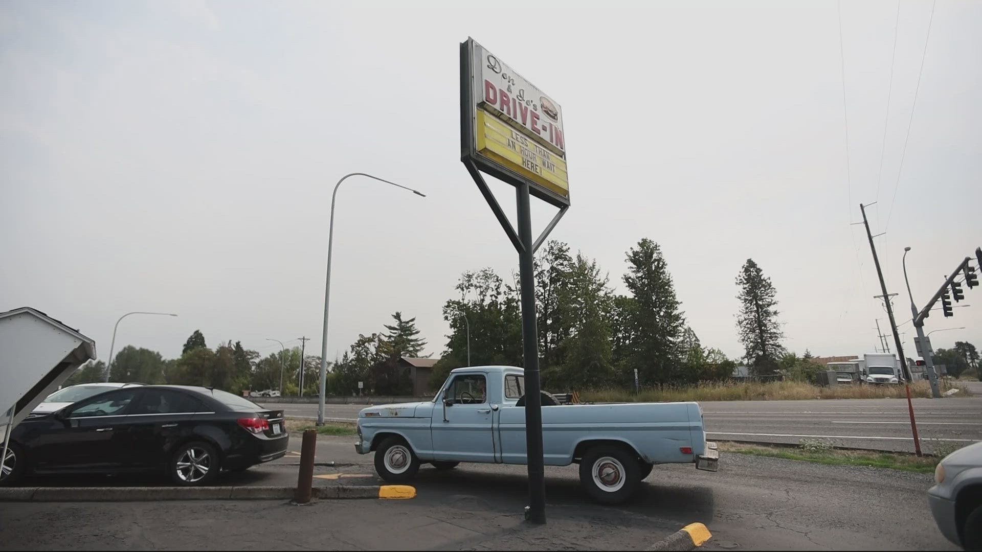 In-N-Out opens in Ridgefield, but local family-run burger drive-in isn't worried | kgw.com