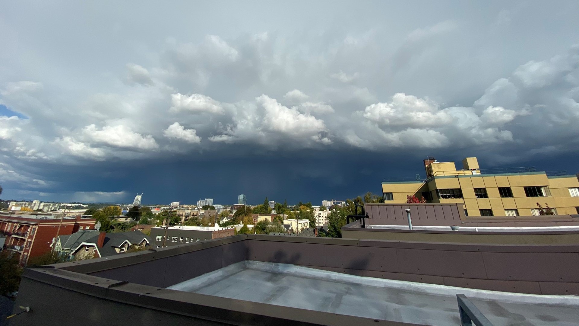 Portland weather: Thunderstorm brings lightning, hail | kgw.com