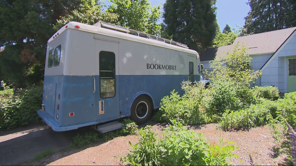 Vintage bookmobile gets a second life as free mobile library in ...