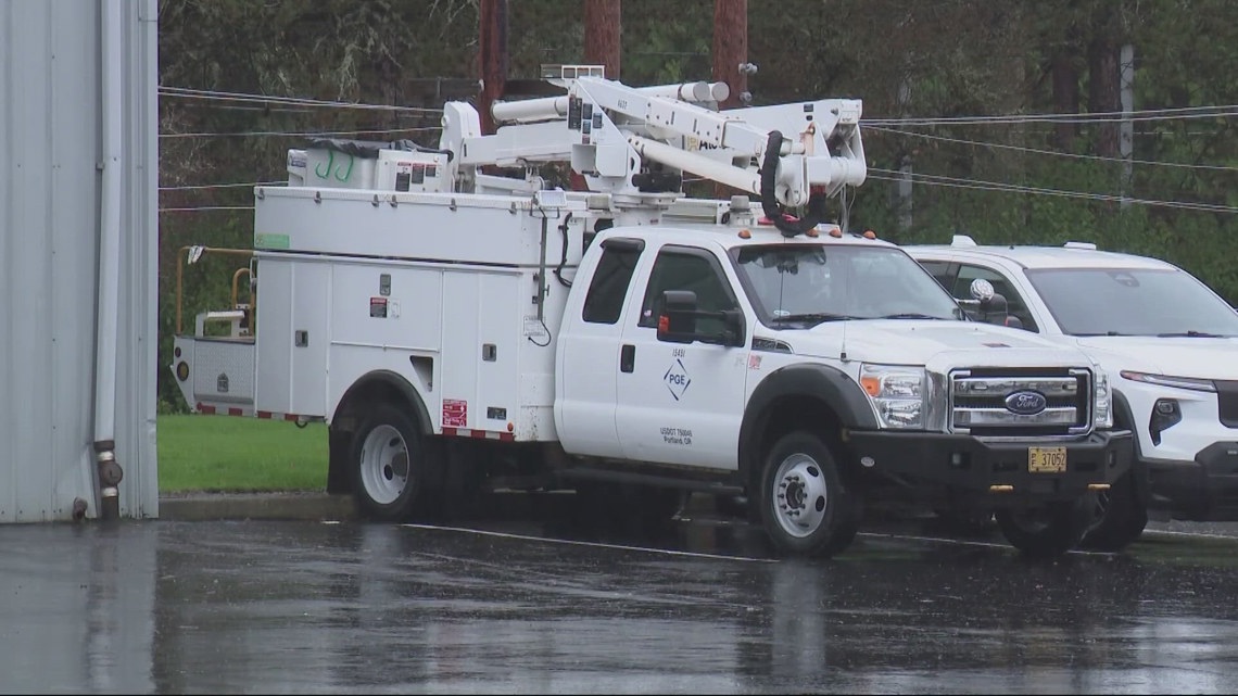 PGE, Pacific Power prepare for gusty winds and possible power outages ...