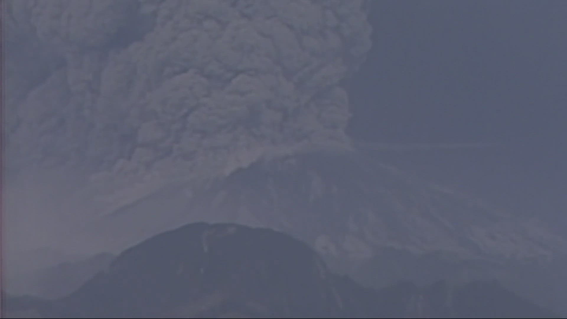 Visitors mark 45th anniversary of Mount St. Helens eruption at ...