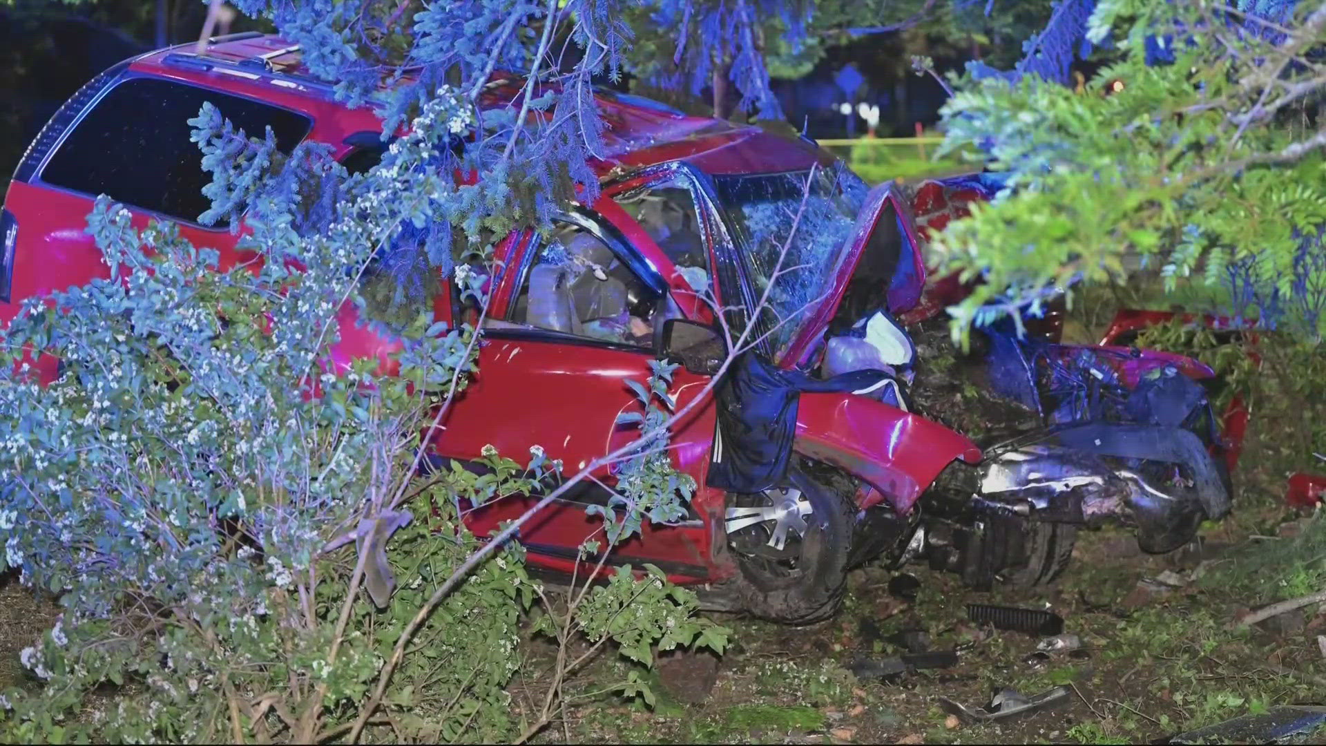 One person killed in crash on Powell Boulevard in Gresham | kgw.com
