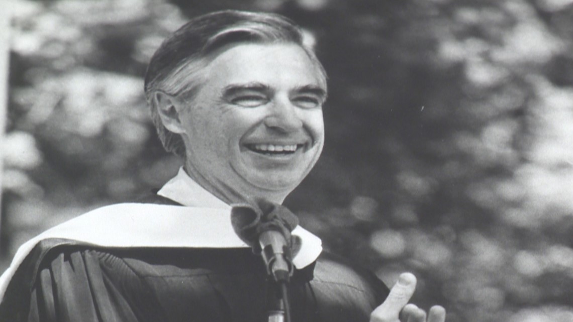 Oregon college presented Mister Rogers with honorary degree | kgw.com