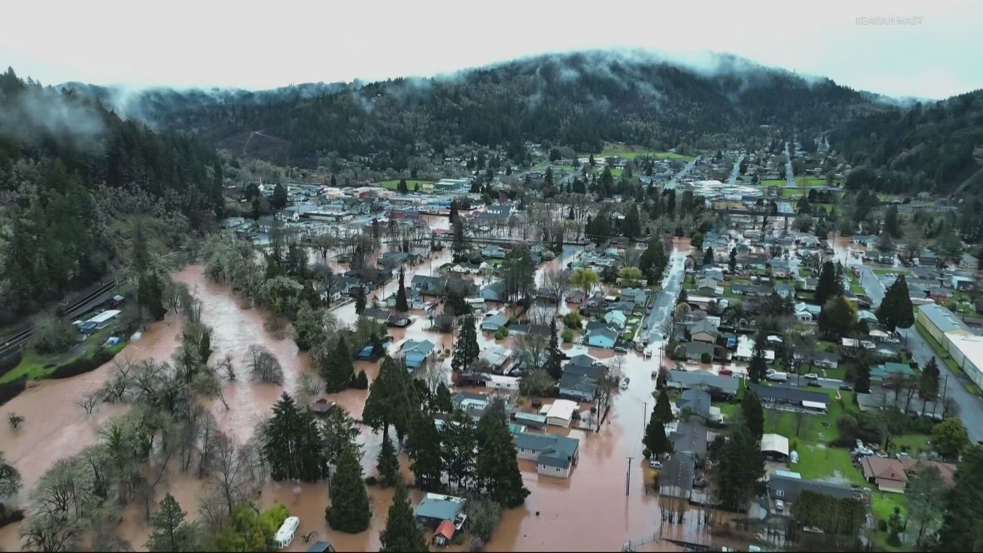 Governor declares state of emergency over Oregon floods and landslides ...