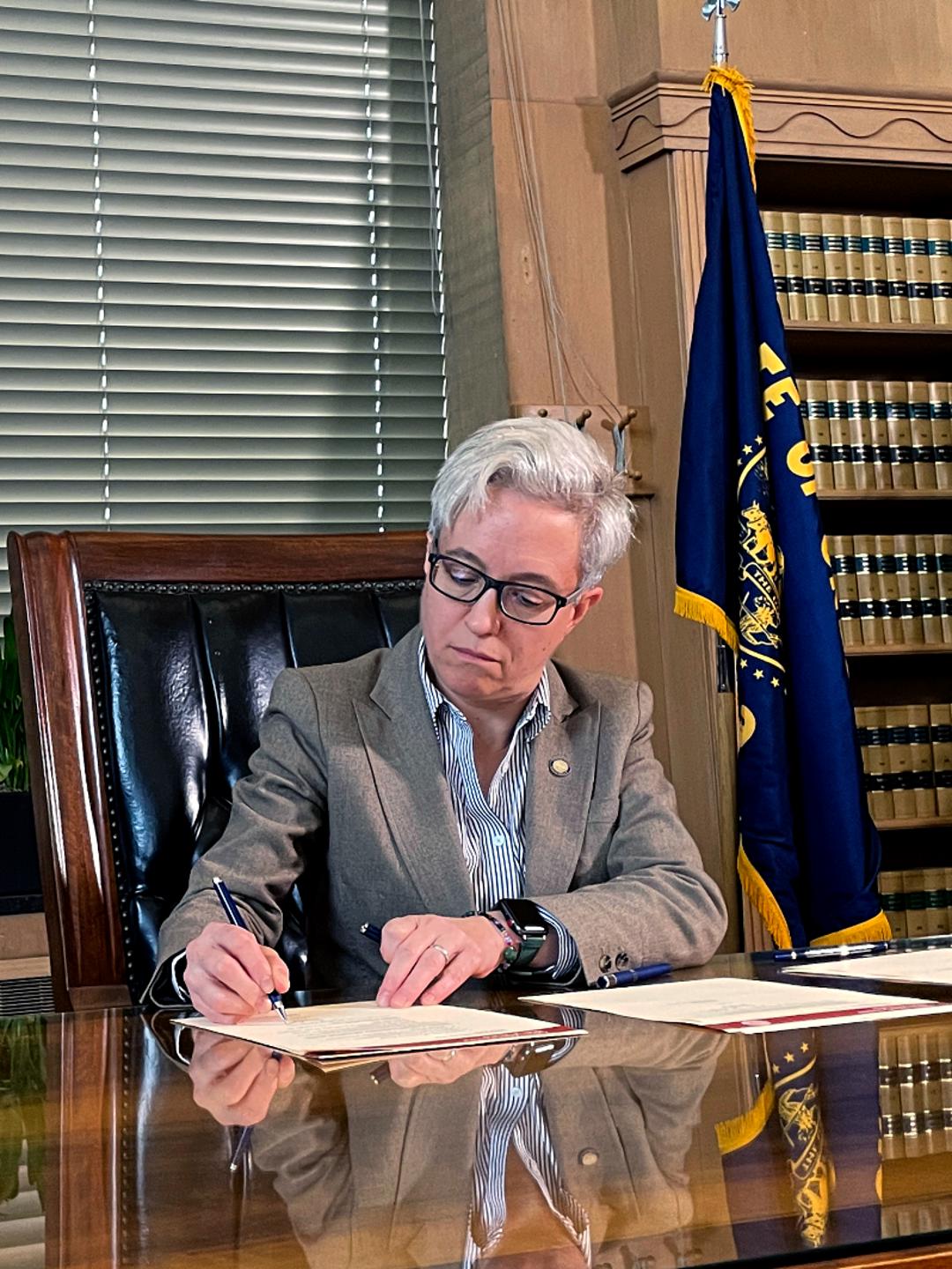 53 new Oregon laws signed by Gov. Kotek this week: Here's what you ...