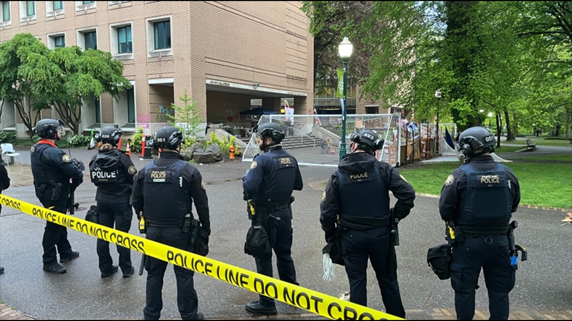 Police arrest suspect in crimes at Portland synagogues, mosque | kgw.com