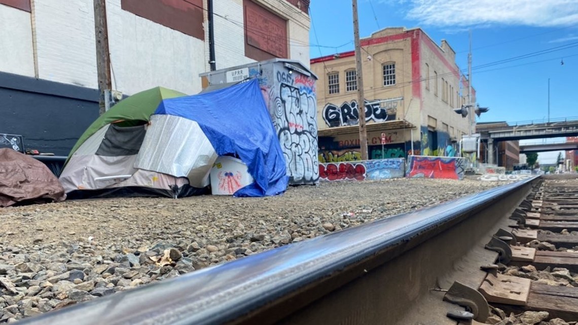 Union Pacific ramps up trash removal, graffiti cleanup | kgw.com