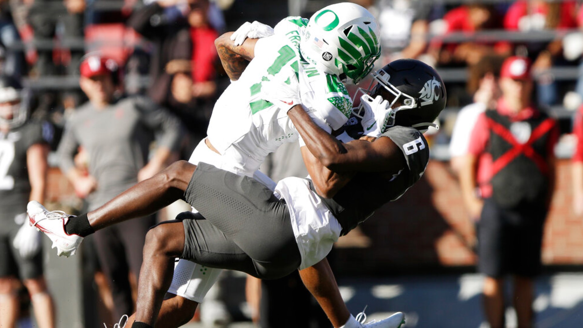No. 15 Oregon beats Washington State 44-41 | kgw.com