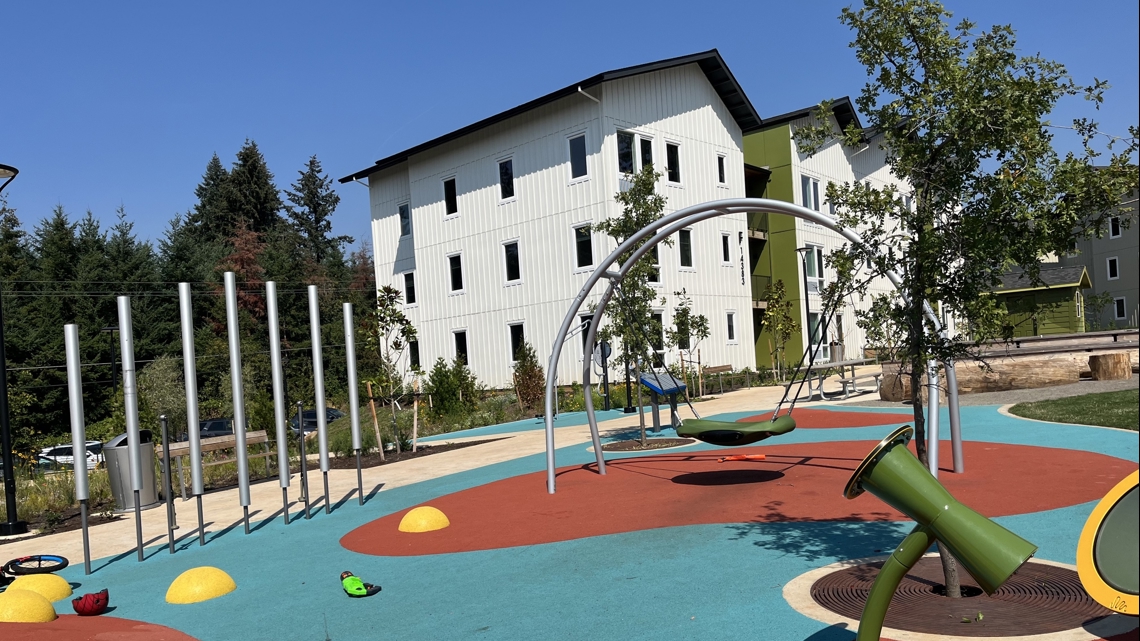 Oregon City hosts grand opening of affordable housing | kgw.com