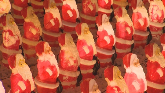 Santa Clones display returns to Portland for the holidays | kgw.com